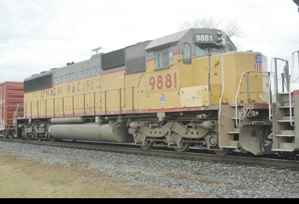 UP 9881 East on CSX